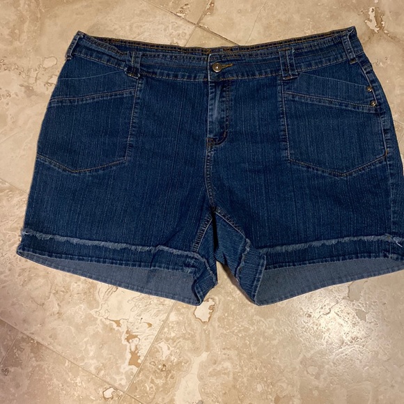 Baccini | Shorts | Baccini Jean Shorts | Poshmark
